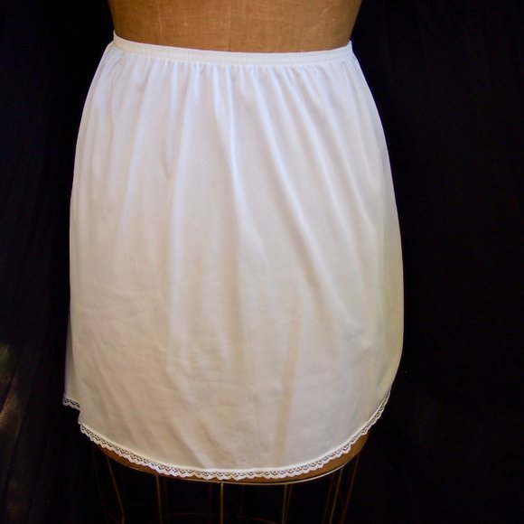 Vanity Fair | Intimates & Sleepwear | Vtg Vanity Fair White Mini Half ...